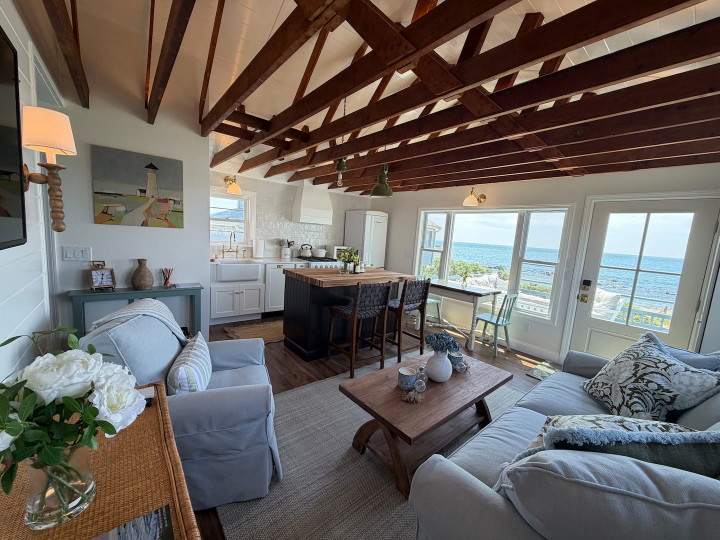 Tucked Inn "Quonnie" Beachfront Cottage - Charlestown, RI
