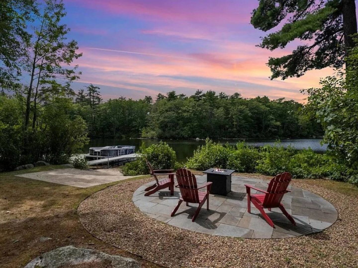Cozy Lakeside Retreat In Wolfeboro - Wolfeboro, NH