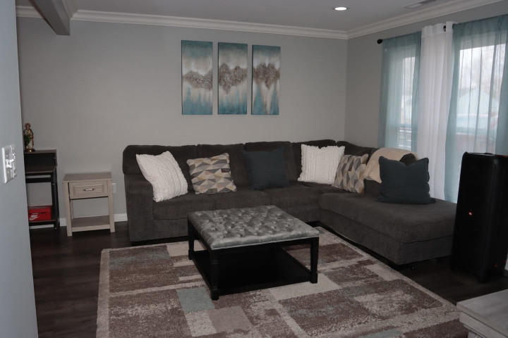 Cozy Three Bedroom, 4 Miles From Purdue! Hot Tub! - Lafayette, IN