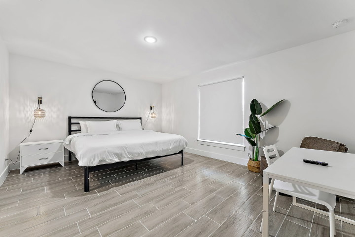 Contemporary 3-bed,2-bath Home, Downtown Wpb! - West Palm Beach, FL