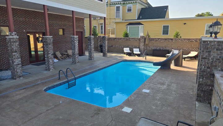Paducah's Hotel California - Paducah, KY