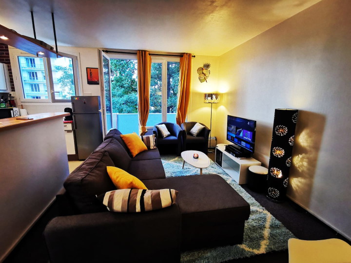 Beautiful 2 Bedroom Apartment In Nantes - ナント