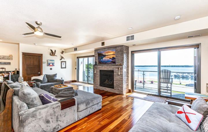 Stunning Luxury Condo In The Heart Of Dl! - Detroit Lakes, MN