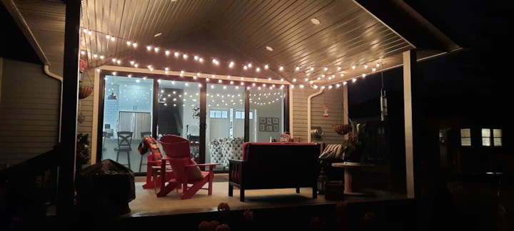 Light, Spacious 3 Bedroom Home With Fireplace - Chatham-Kent