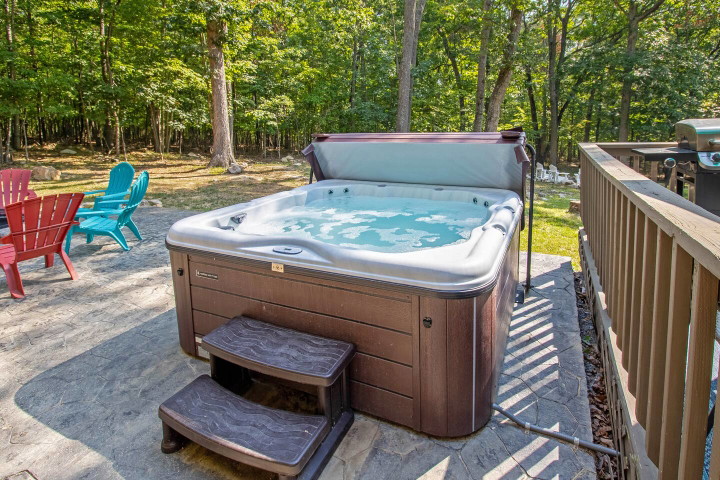 Private Hot Tub, Screened Porch, Resort Amenities! - Massanutten, VA