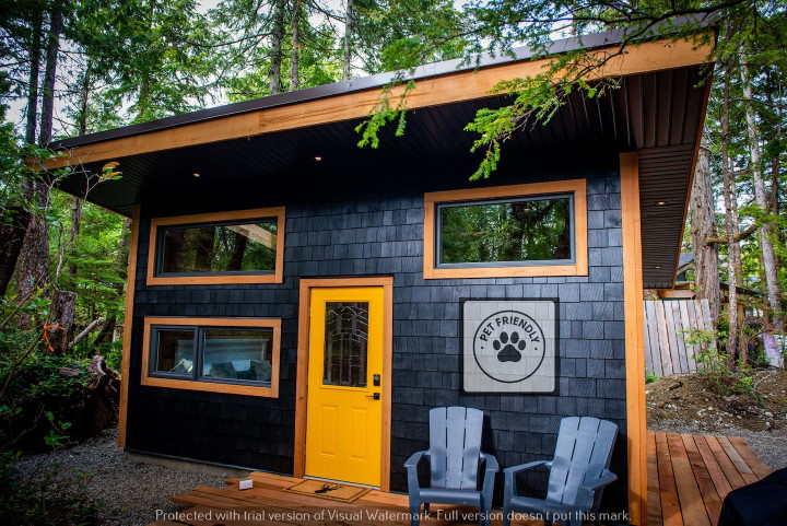 #2 Cabin*hot Tub* Couples * King Bed *Beach - Vancouver Island