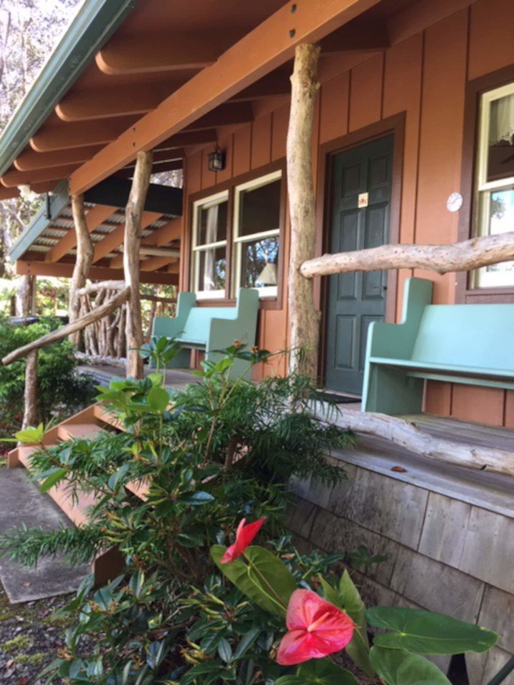 Kahule Cottage - Volcano, HI