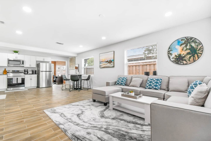 Centrally Located Home  Mins To Beach & Downtown - St. Petersburg, FL