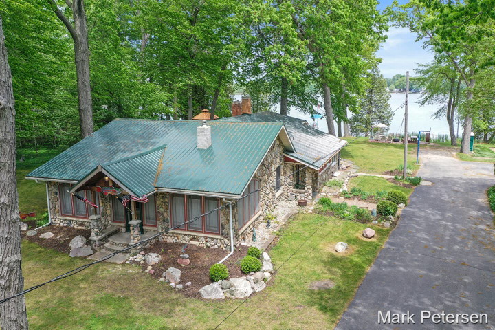 Stony Lodge Estate - Greenville, MI