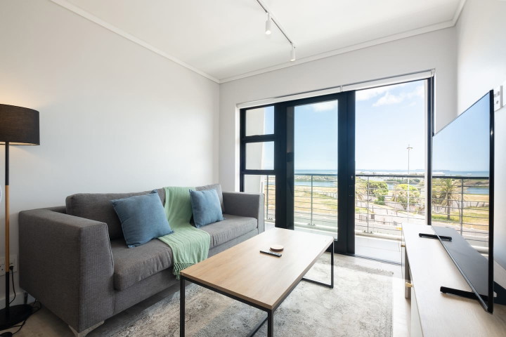 Burmeister 302 - Beach Front Views* Wifi*parking* - Cape Town