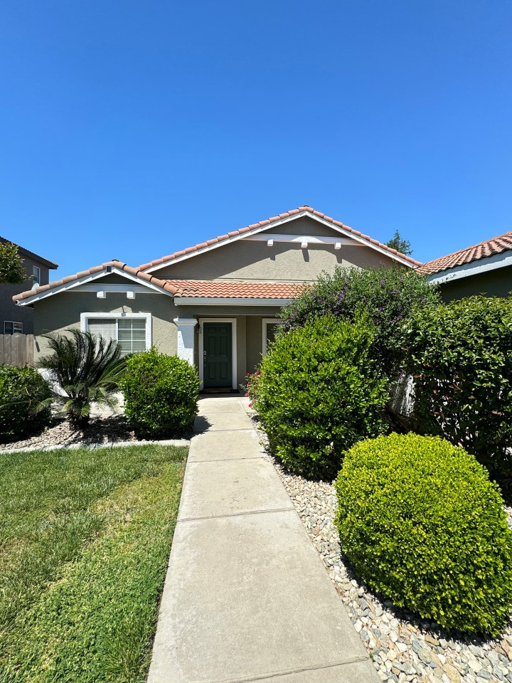 Cozy 4 Bedroom Family Getaway - Turlock, CA