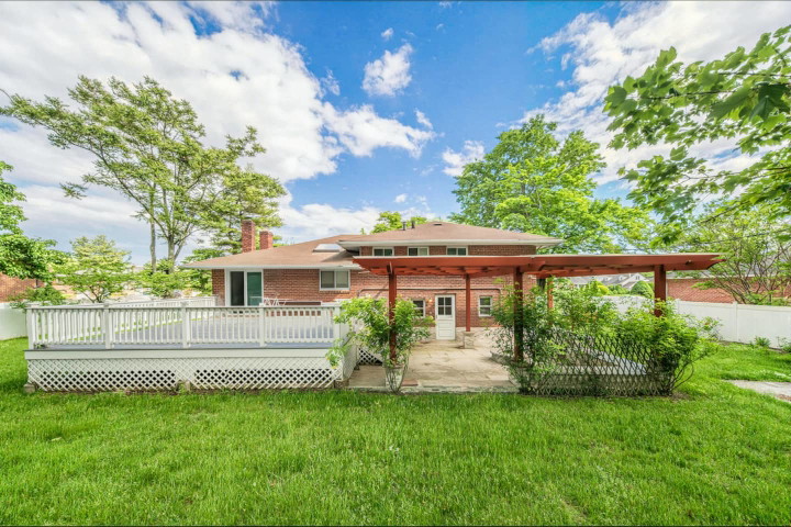 Spacious 4-bedroom Family Home  Minutes To Nyc - Huntington, NY