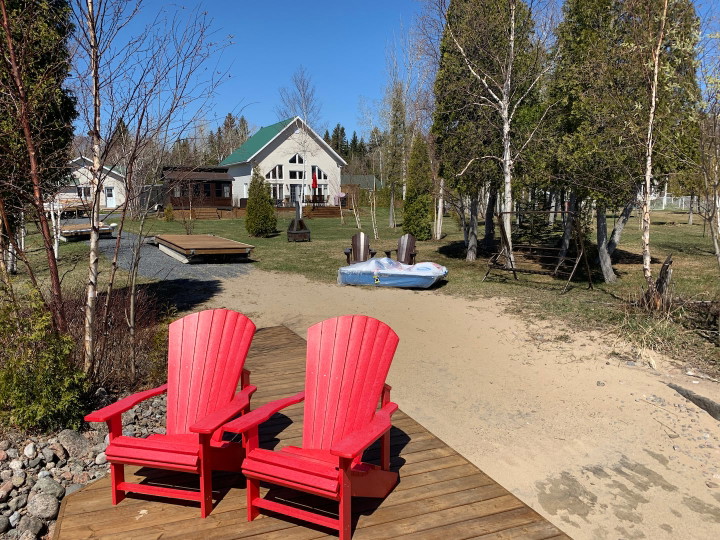 Beautiful Waterfront Cottage With Hot Tub - Alma