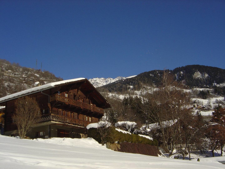 La Chamade, Maison En Bois Avec Murs En Pierres - Verbier