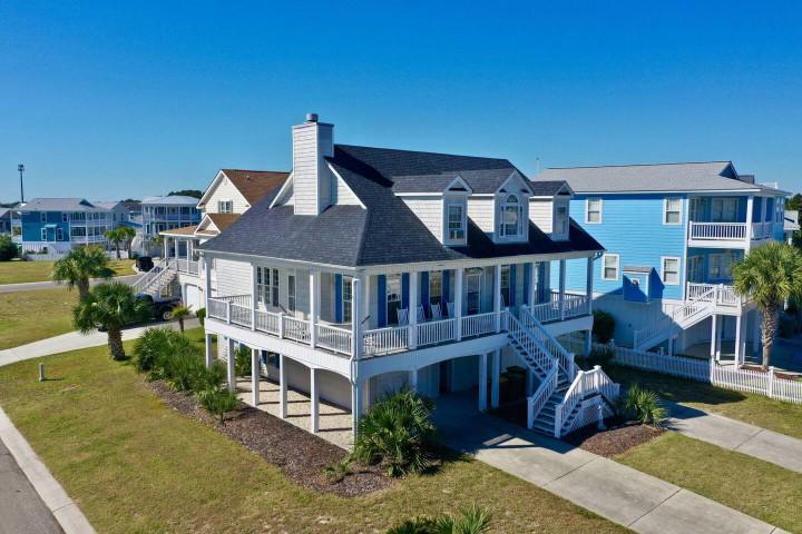 Spacious Home, Huge Deck, 1 Block To Beach, Dogsok - Bald Head Island, NC