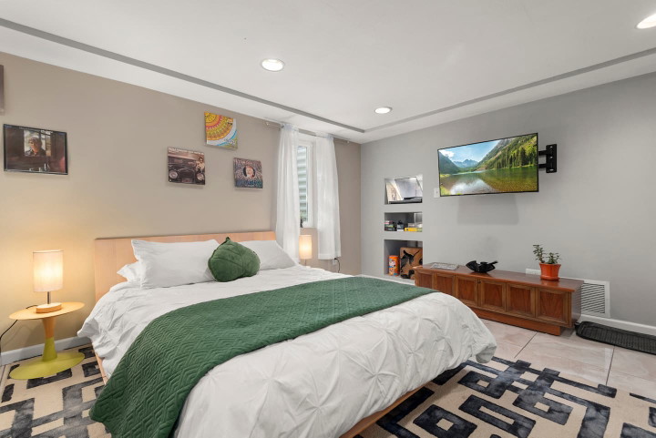 Mid-mod Stay | Near Denver, Boulder + Red Rocks - Westminster, CO