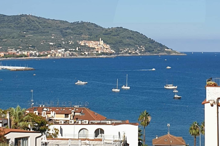 Apartment With Sea View - Diano Marina