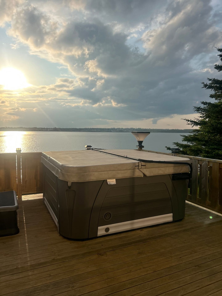 Charlottetown Waterfront Retreat -Hottub| Firepit - Charlottetown