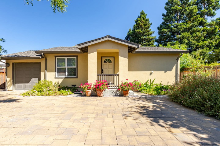 Spacious Cottage W/vaulted Ceiling - Mountain View, CA