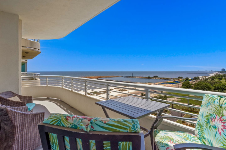 Ocean Club | Gulf Views | Pool | Walk To Beach - Biloxi, MS