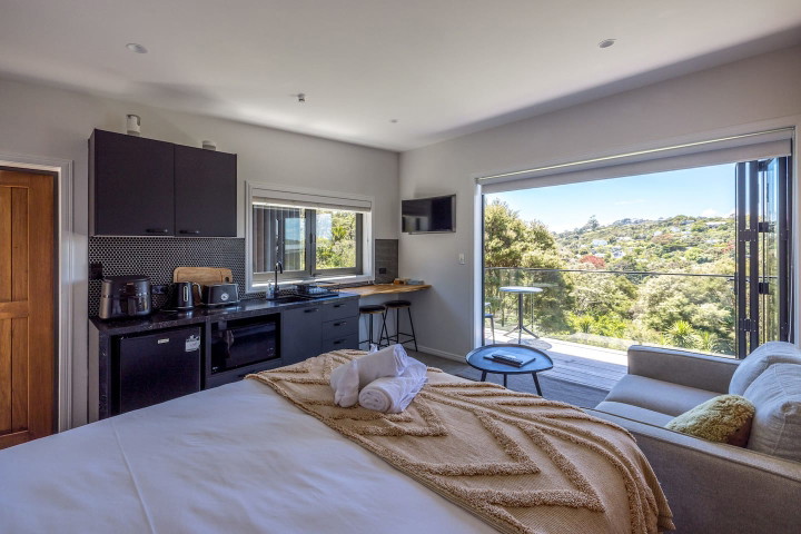 Modern Studio Pod With Valley Views - Waiheke Island