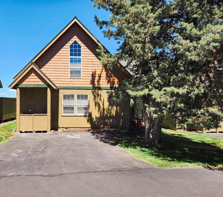 Golfer's Paradise | Spa, 3 Pools & Private Hot Tub - Redmond, OR