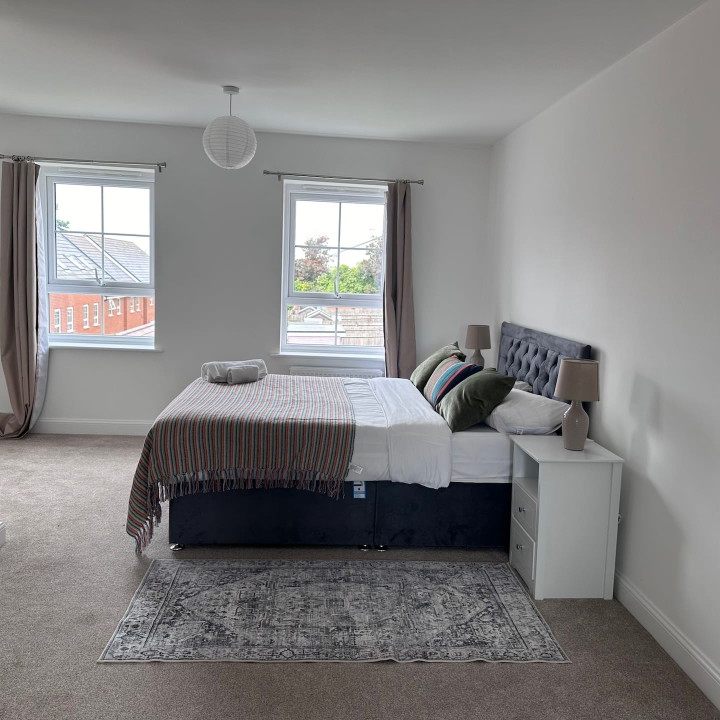 Elegant 3 Bedroom Home With Garden - Hampshire