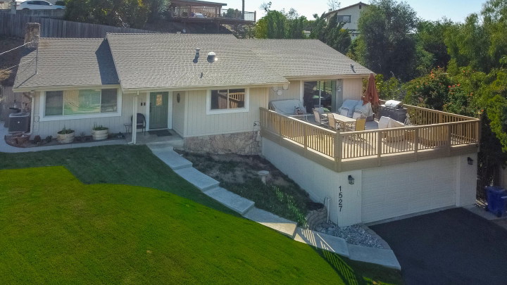 Cheerful Escape: Views, Game Room, Firepit, Office - San Marcos, CA