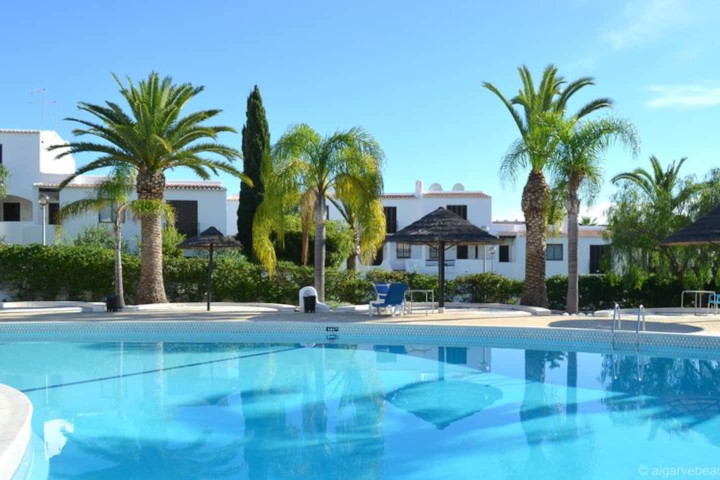 Beach Apartment  Seaview  Walk To The Beach - Albufeira