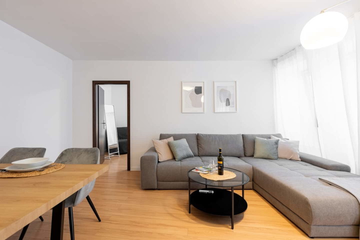 Old Town Apt With Full Kitchen - Bratislava