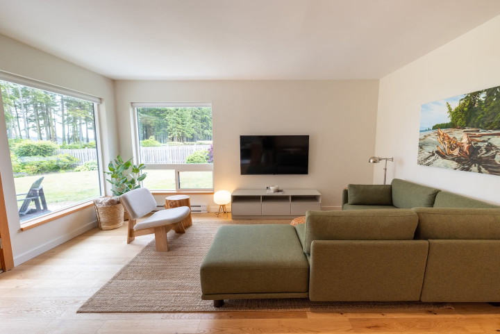 Storeys Beach Oceanfront Cottage - Canada