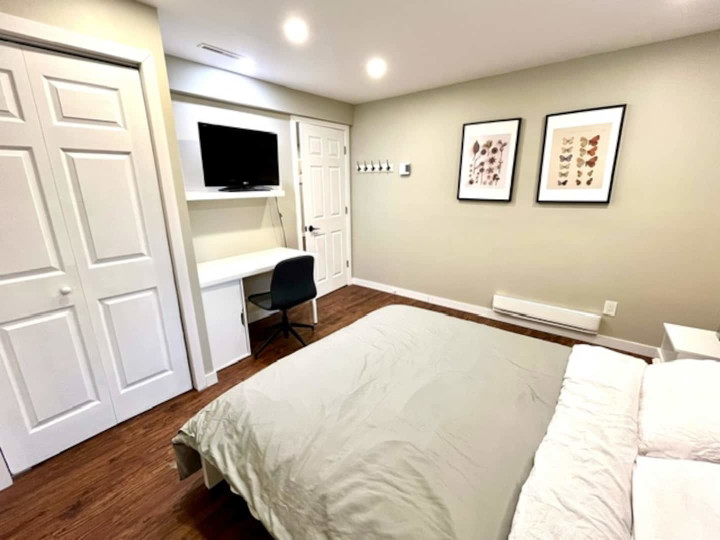 Spacious Renovated / Ev Charger/convience - Montreal