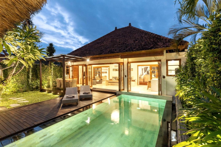 Luxurious Double King Villa W/pool & Wifi+ Carpark - Bali