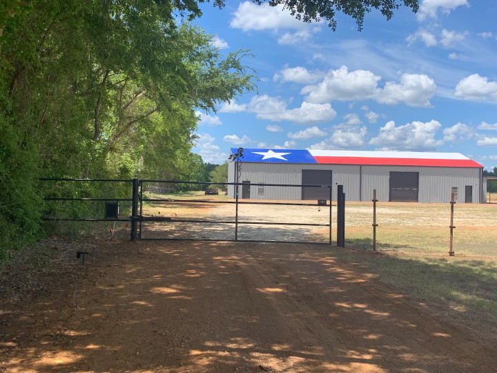 Nunas Lovely 2 Bedroom Office Suites - Palestine, TX