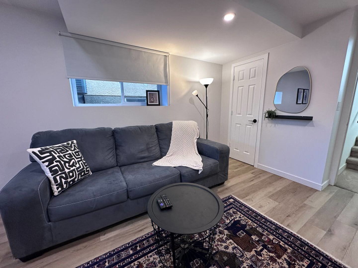 Modern & Bright 1br Basement Suite | Bridgewater - Winnipeg