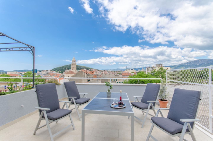 City Centre Apartment With A Beautiful View - Split