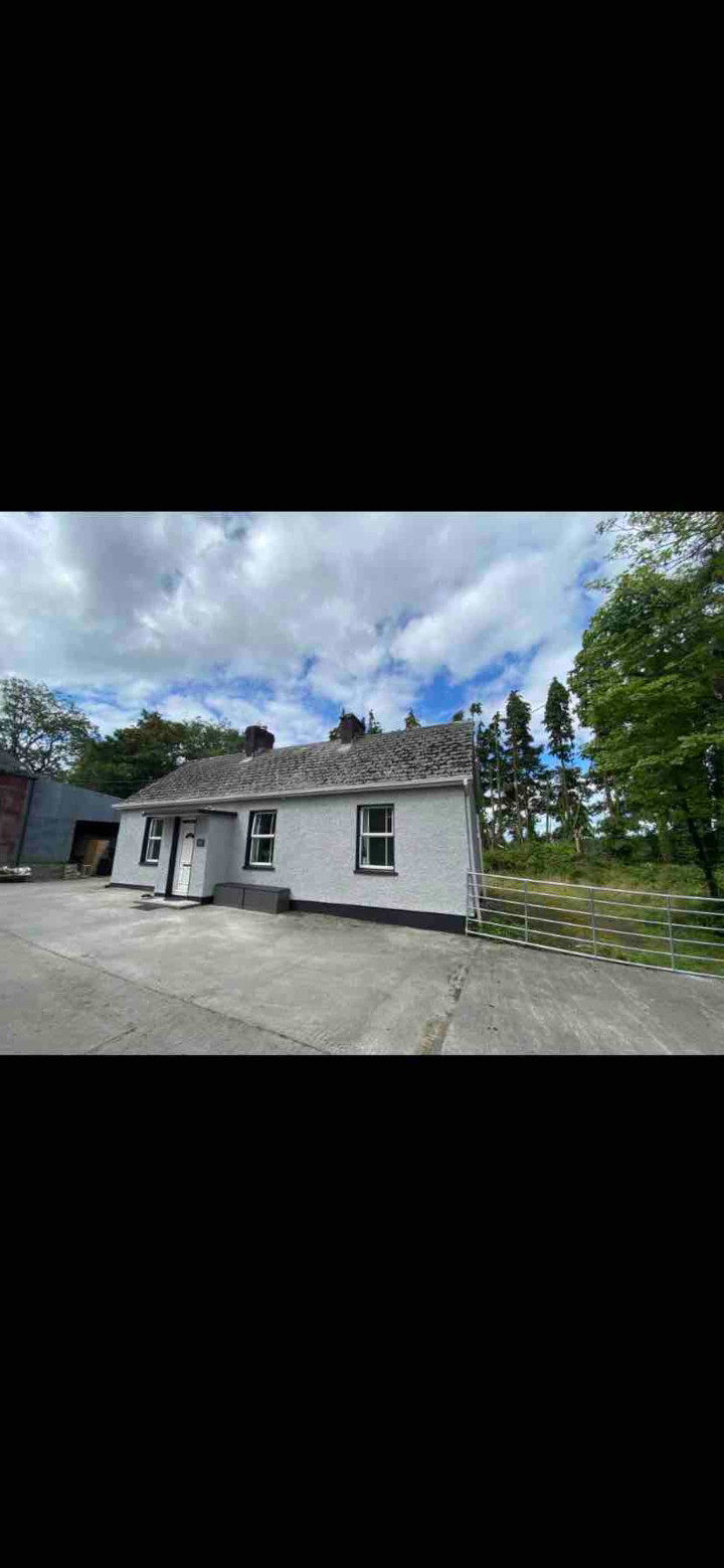 Rural Retreat That Is Pet Friendly Family Cottage - Cavan