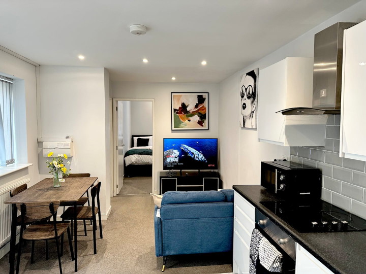 Hill Stylish 2br Apt | Sleeps 4 | 2 Free Parking - Stoke-on-Trent