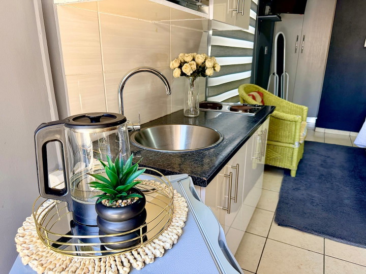 Stylish Self-catering Studio| Rustenburg Cashan - Rustenburg