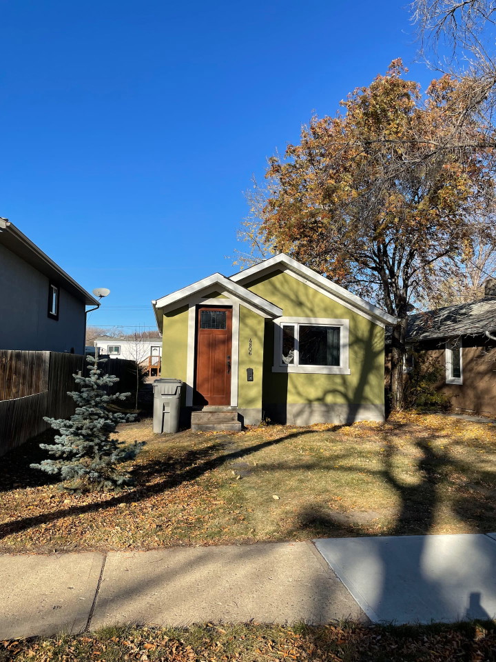 Cozy Home In Central Lloyd - Lloydminster