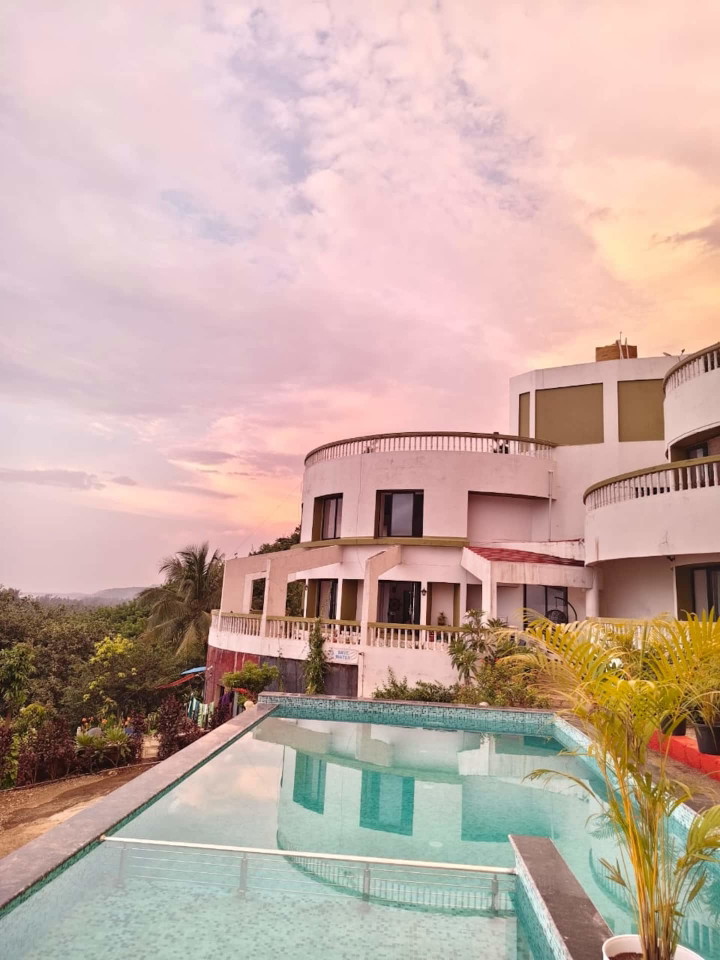 Villa Infinity By The Sea - Dapoli