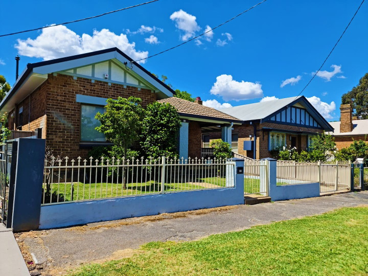 Clytie Cottage On Moulder (Cbd) - Orange