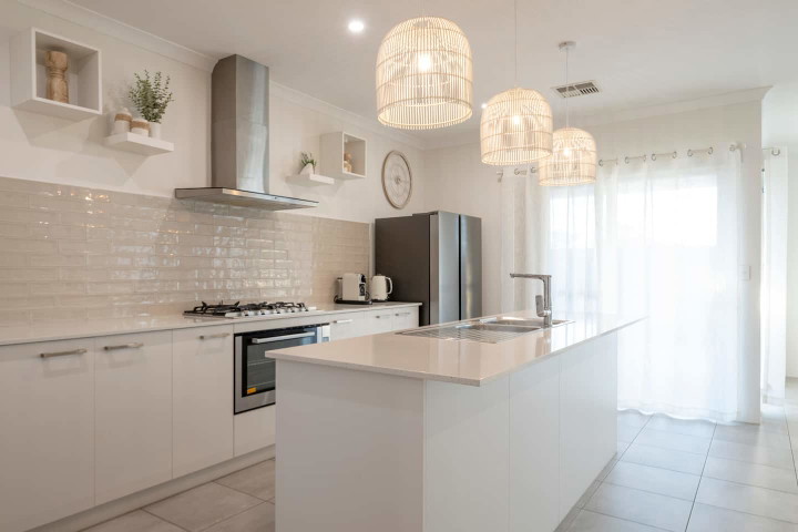 Close To Wineries & Wildlife Park | Modern Style - Perth