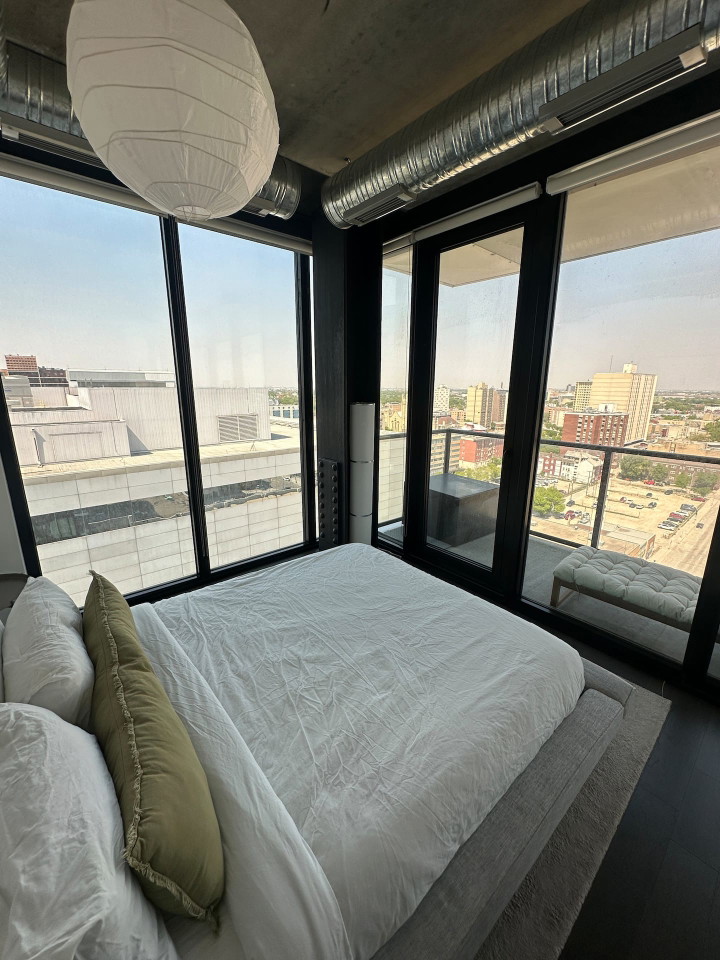 Downtown Luxury Skyloft - 위니펙
