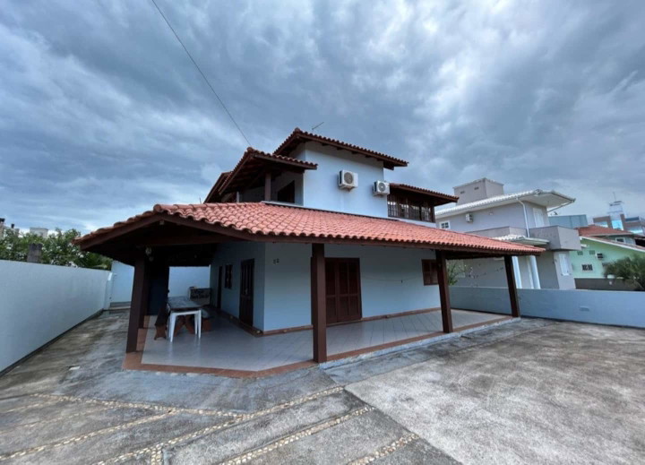Casa Na Armação A 200 Mt Da Praia. - Governador Celso Ramos