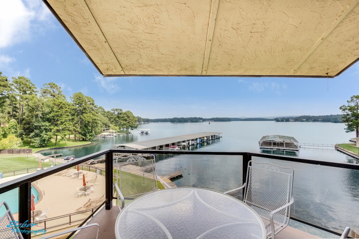 Top Floor Lake Condo! Great Location | Very Clean! - Hot Springs, AR