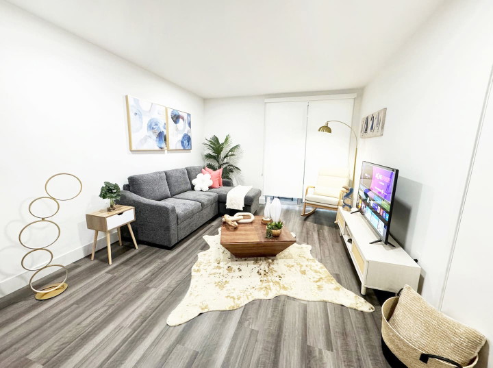 Santa Monica 2br | Free Parking | Walk To Beach - Santa Monica, CA