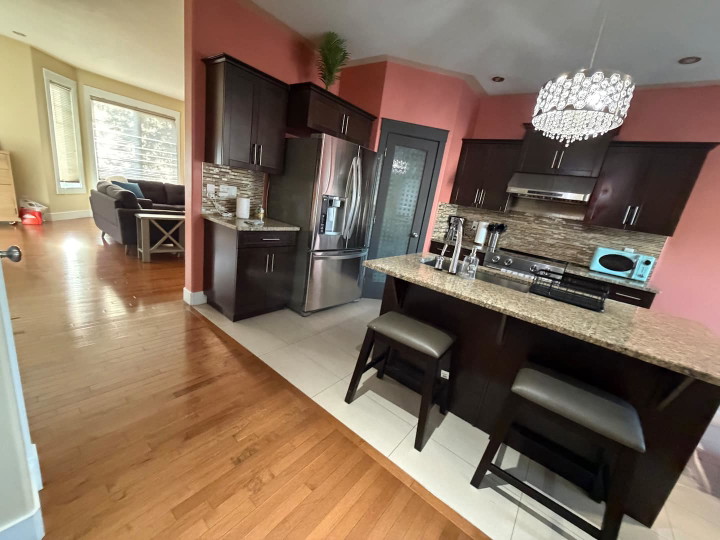 3 Bedrooms-luxurious Guest Lodge + Ac - Fort McMurray