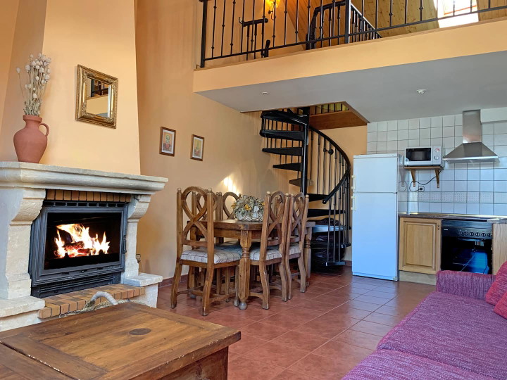 Malagosto: Original Dúplex Con Chimenea - Rascafría