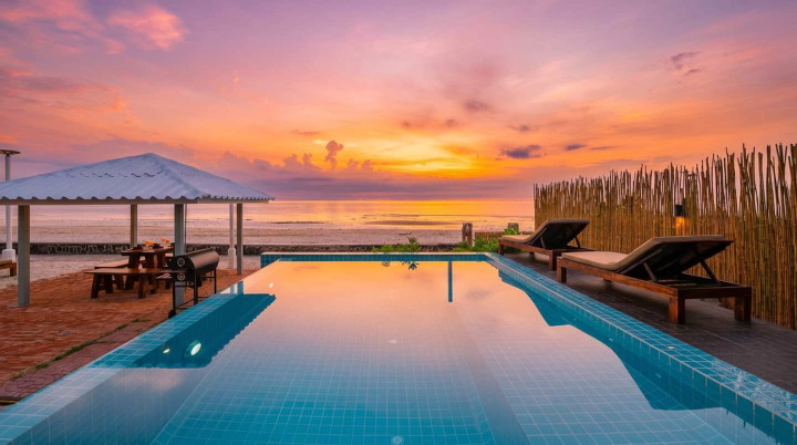 Cocohut Beach Pool Villa | Sleeps 4 | Own Sand - Hua Hin